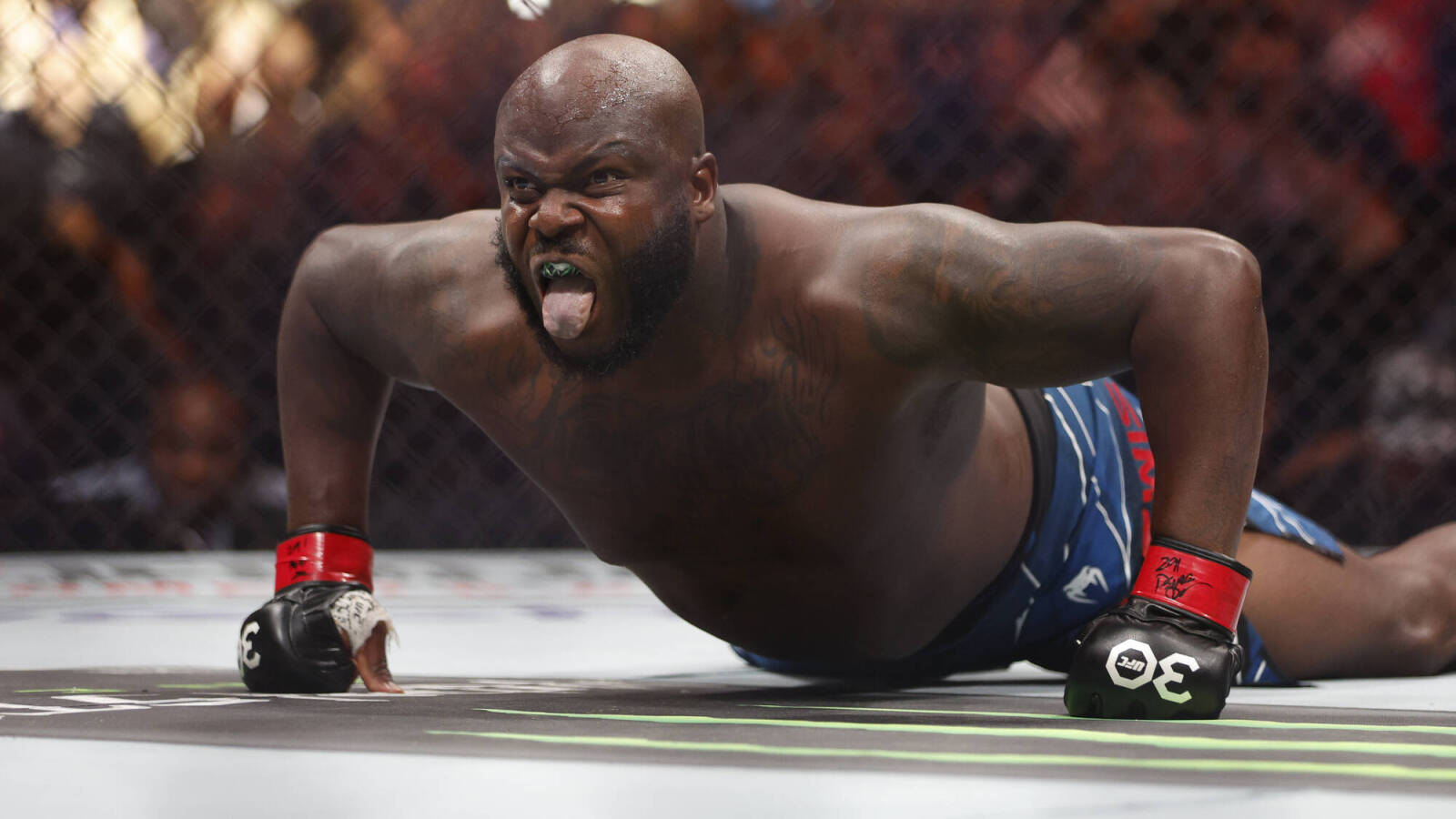 Derrick Lewis takes off his shorts after big UFC win | Yardbarker