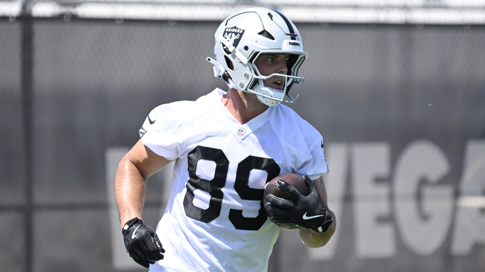 Las Vegas Raiders Superstar TE Brock Bowers Makes NFL History.. Again ...