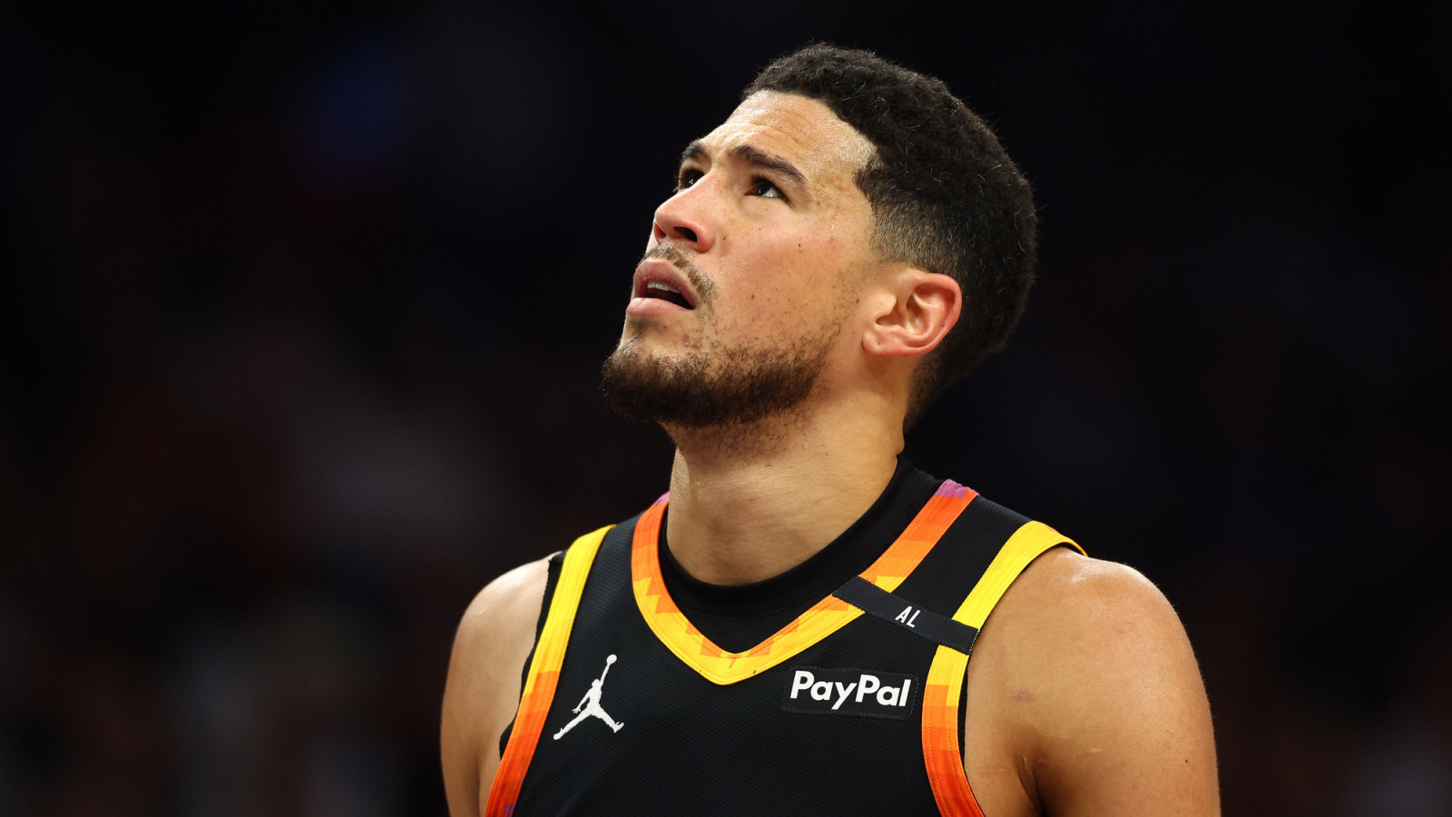 Suns Devin Booker surprises local Phoenix kids at lemonade stand ...