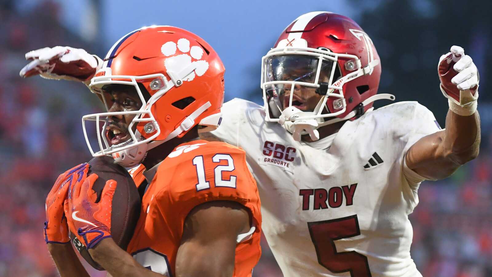 Clemson Tigers Escape With a Narrow Victory | Yardbarker