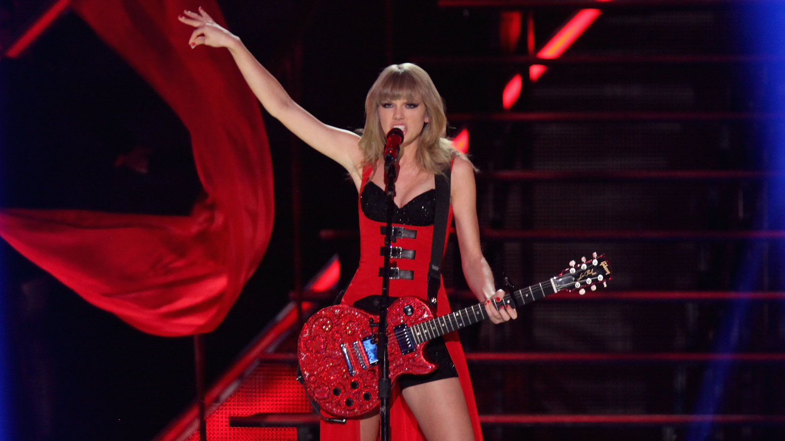 The biggest moments in CMT Music Awards history | Yardbarker