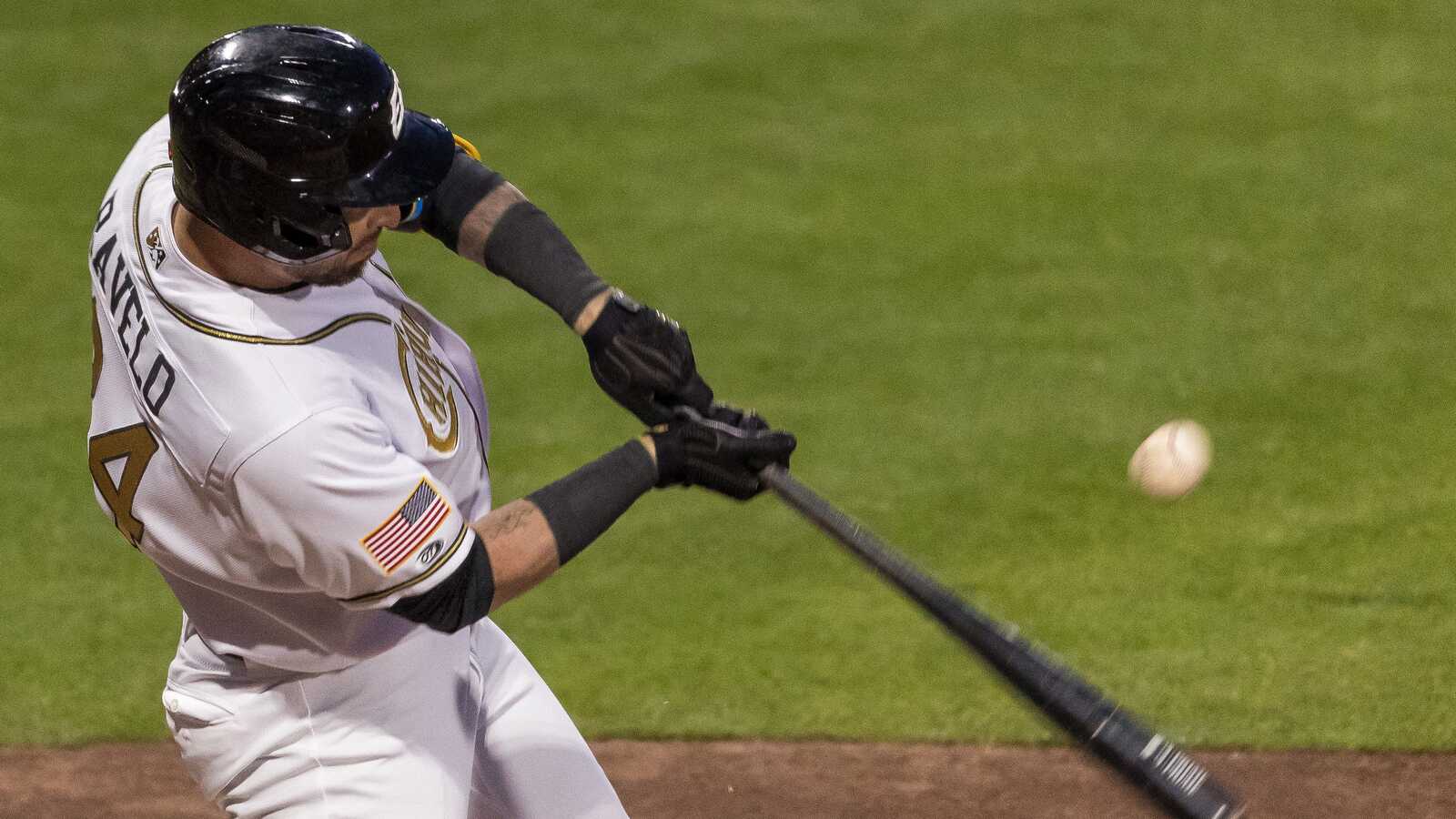 Mariners Sign Rangel Ravelo To Minor League Deal | Yardbarker