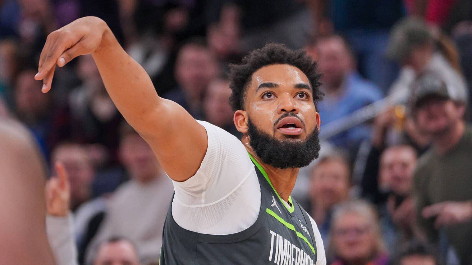 Watch: Timberwolves' Towns caps wild scoring night in NBA | Yardbarker