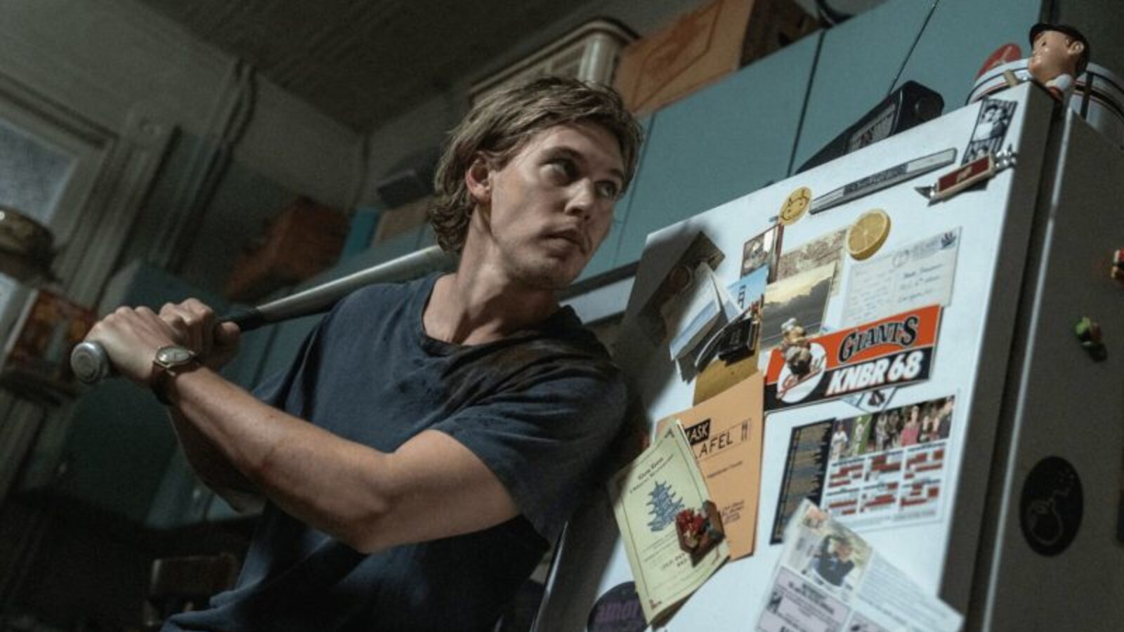 Caught Stealing Review: Darren Aronofsky’s 2025 Thrilling NYC Crime ...