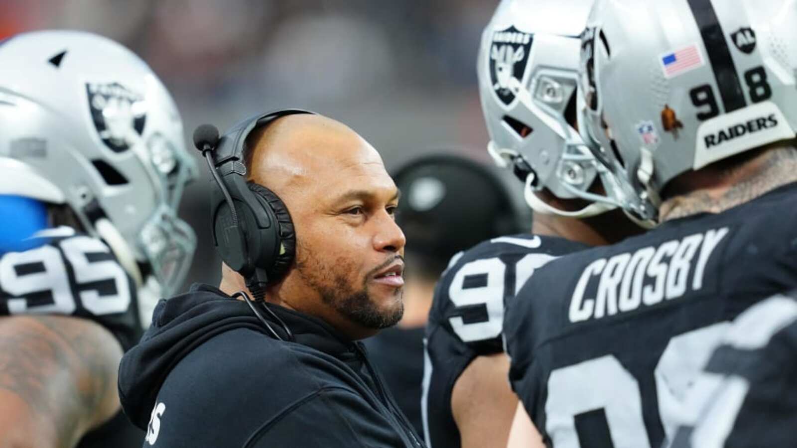 Raiders HC Antonio Pierce Likes What He's Seeing From Rookie LB | Yardbarker