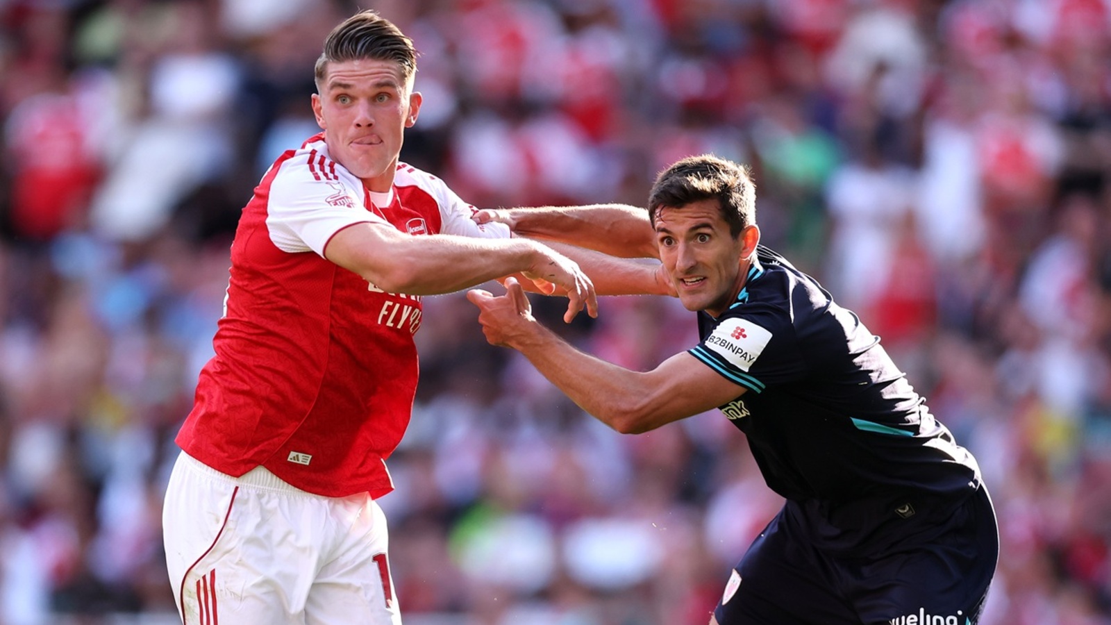 Gyokeres handed striker blueprint as Walcott reveals Arsenal’s gold ...