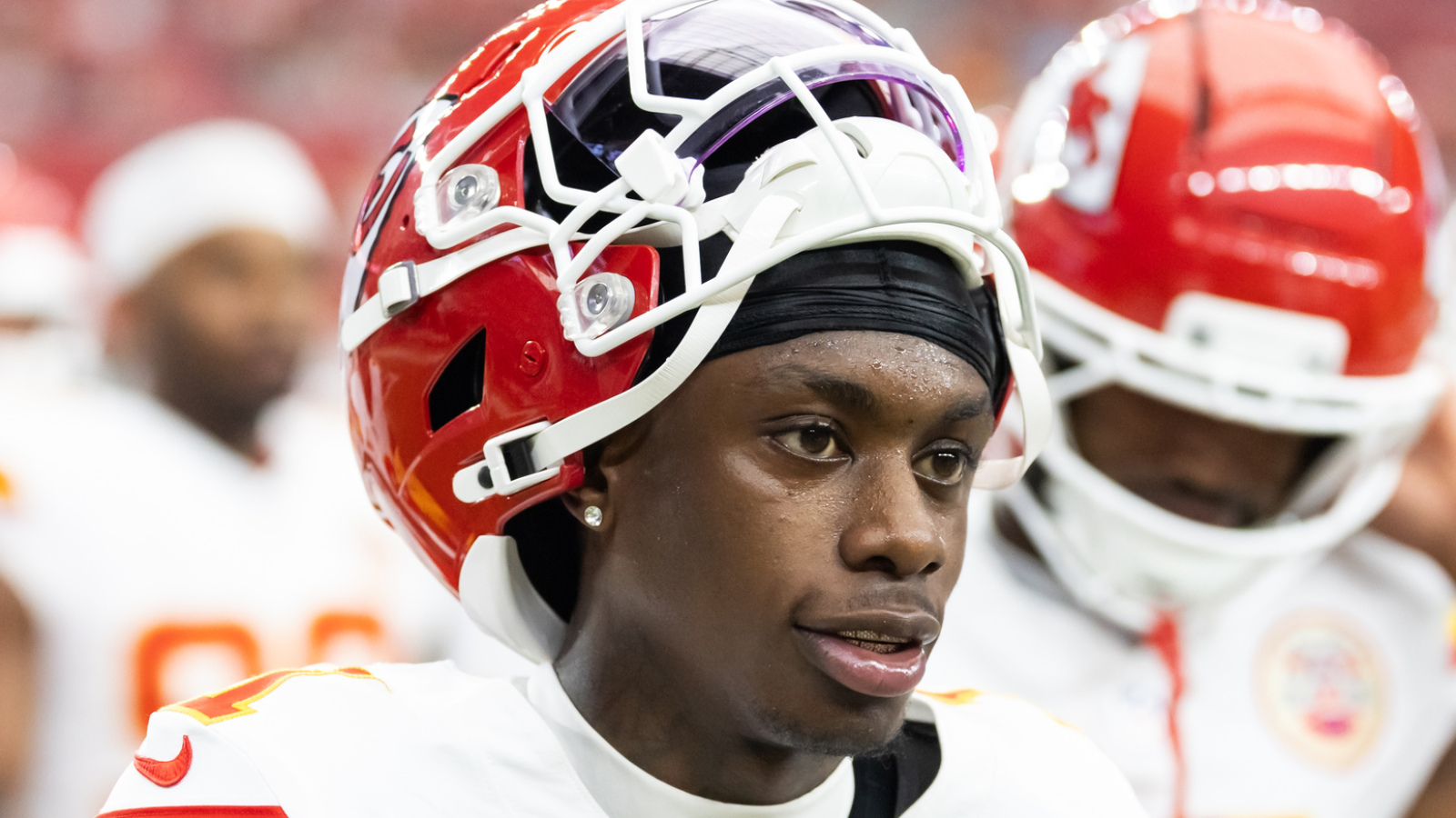 Chiefs WR Xavier Worthy suffers dislocated shoulder, expected to miss ...