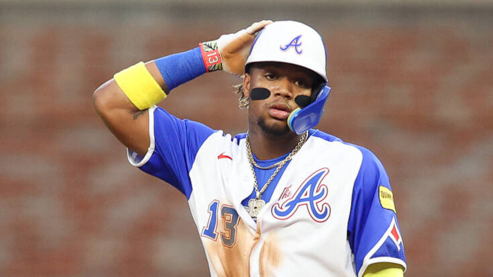 Acuna Jr. accomplishes a first after stealing base No. 50 | Yardbarker