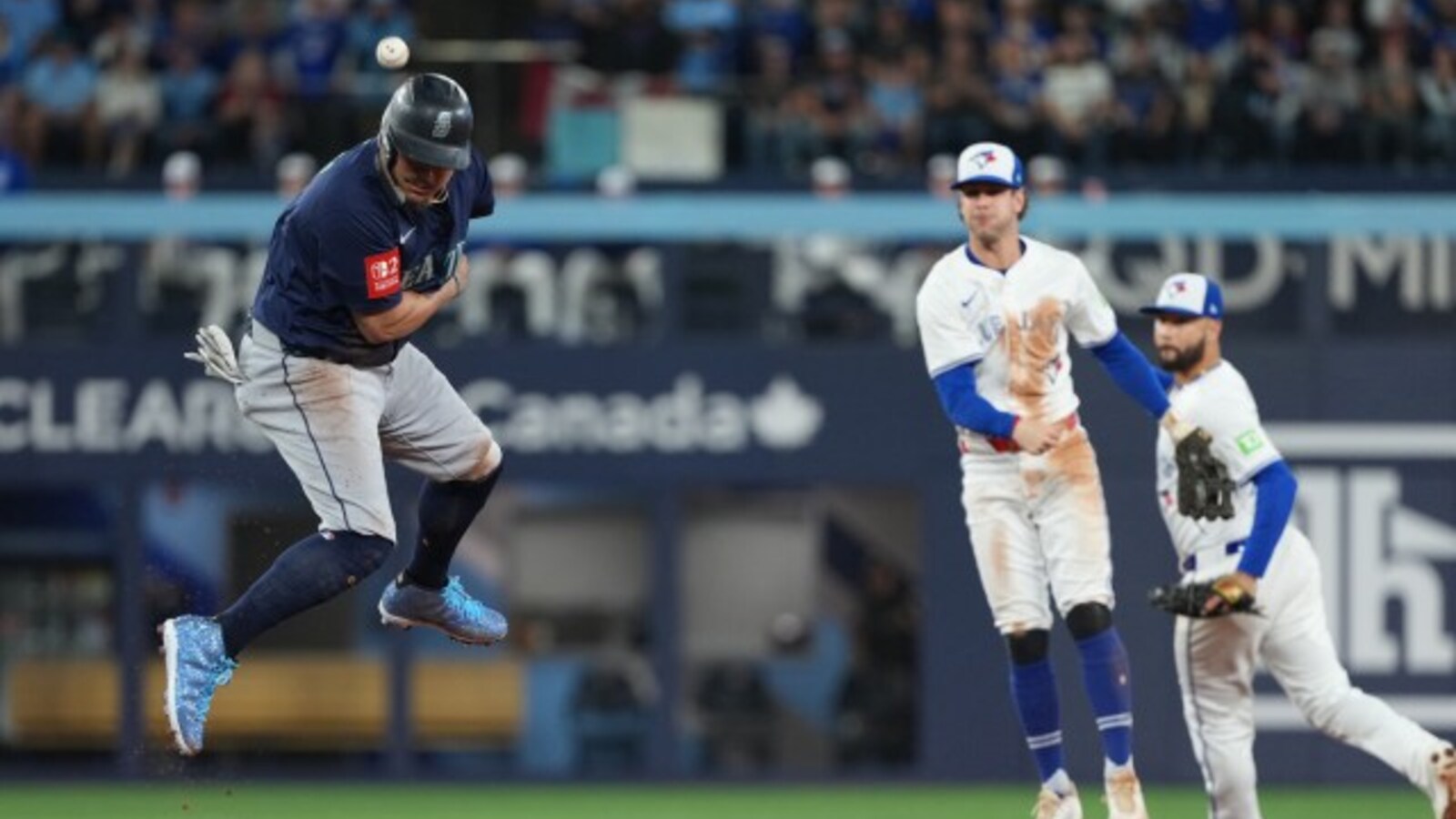 3-Run Blast Sends Blue Jays To World Series In Game 7 Win Vs. Mariners ...