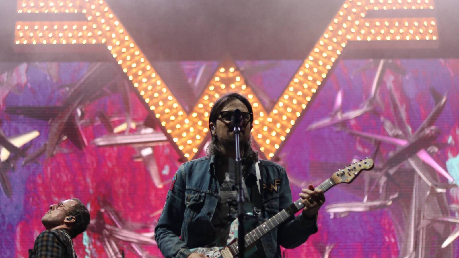 The definitive Weezer playlist | Yardbarker