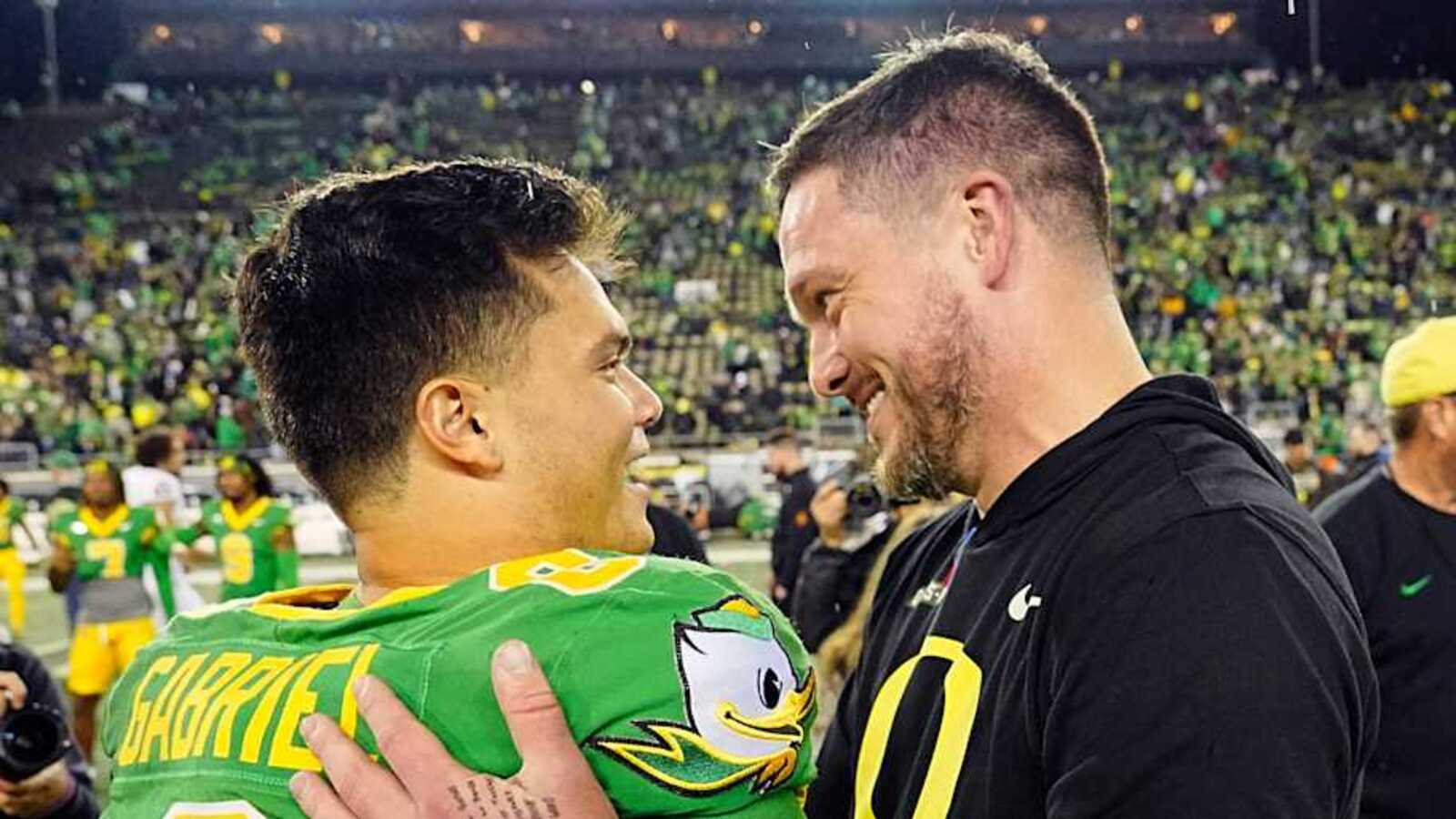 LIVE Score Updates: Oregon Ducks vs. Wisconsin Badgers at Camp Randall ...