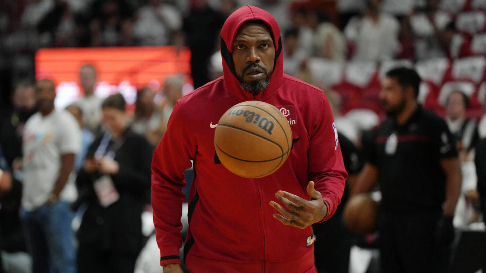 Miami Heat icon to have his jersey retired | Yardbarker