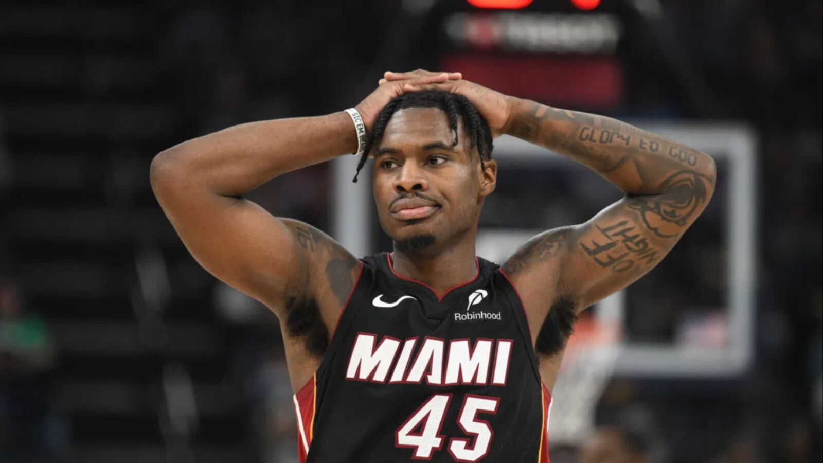 What Happened to Davion Mitchell? Heat Star Exits to Locker Room vs ...