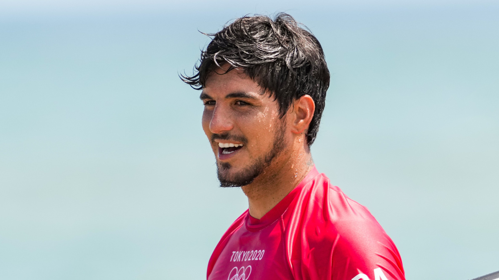 Unreal photo of Olympic surfer Medina in ocean goes viral | Yardbarker