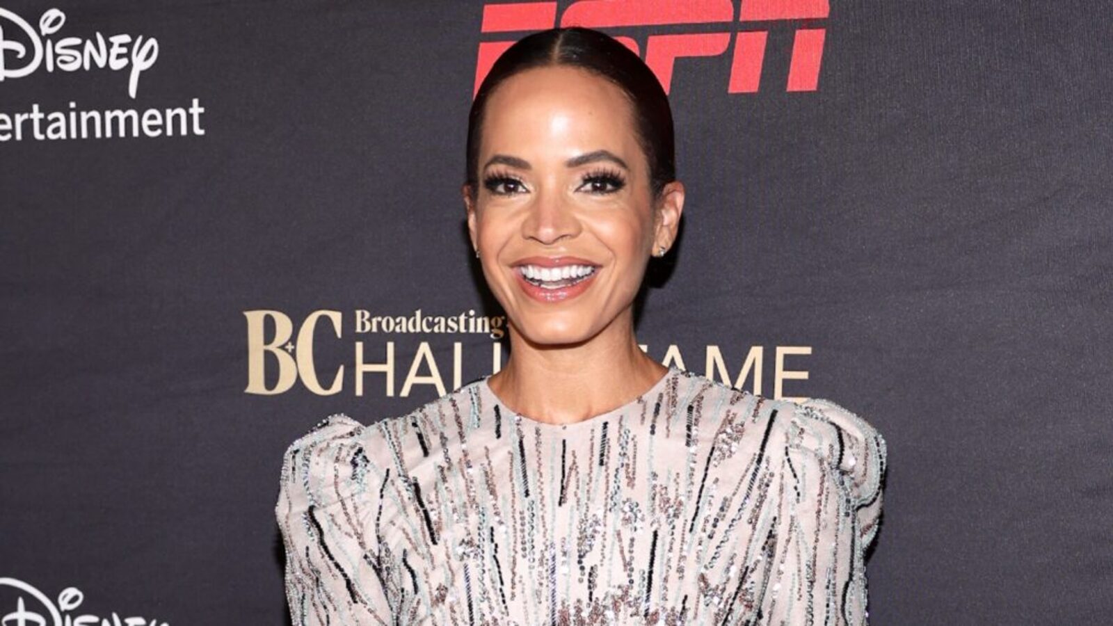 Who Is Elle Duncan? What to Know About Netflix’s New Sportscaster ...