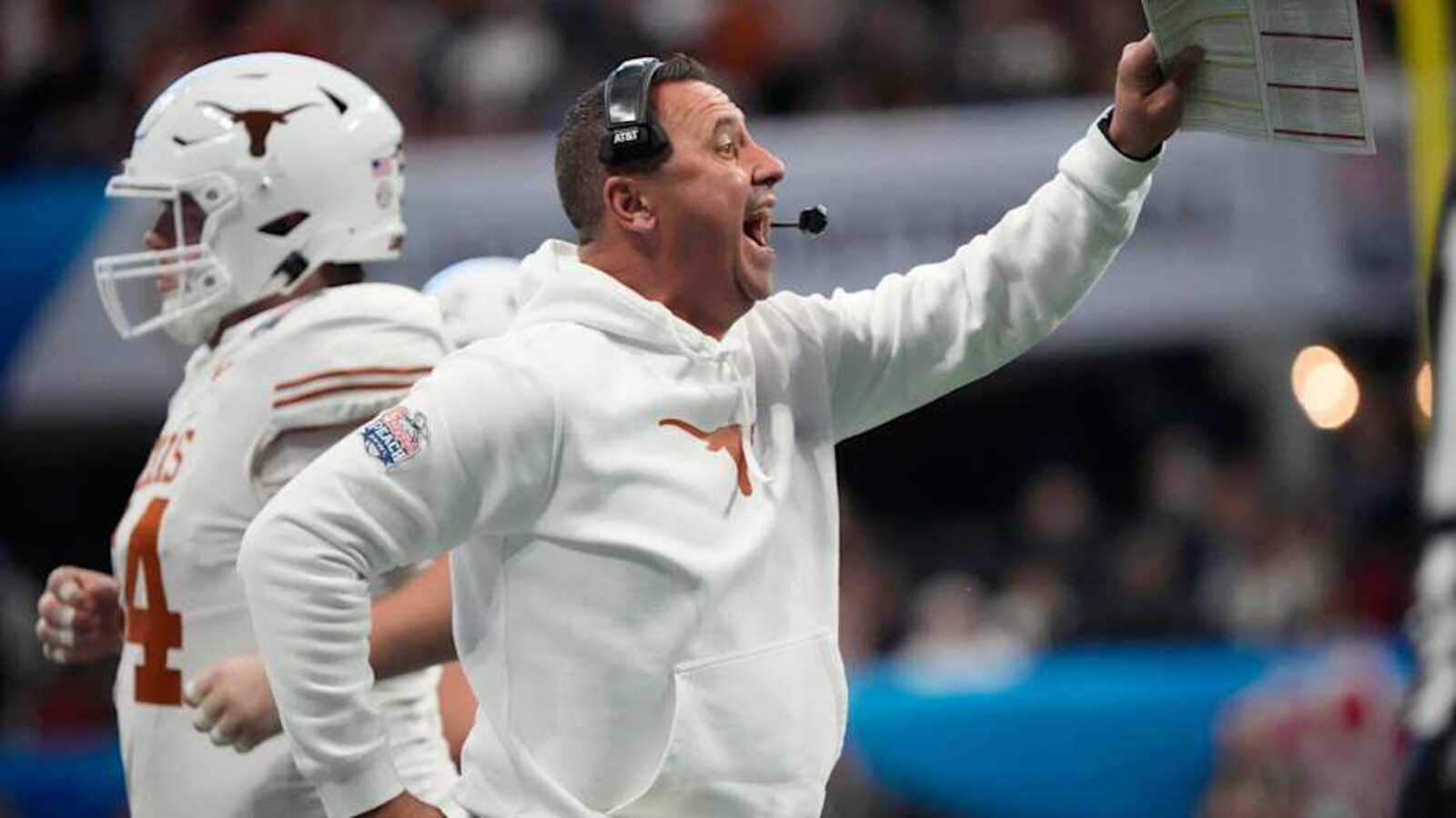 Nations top linebacker, with six figure NIL-valuation, commits to Texas ...