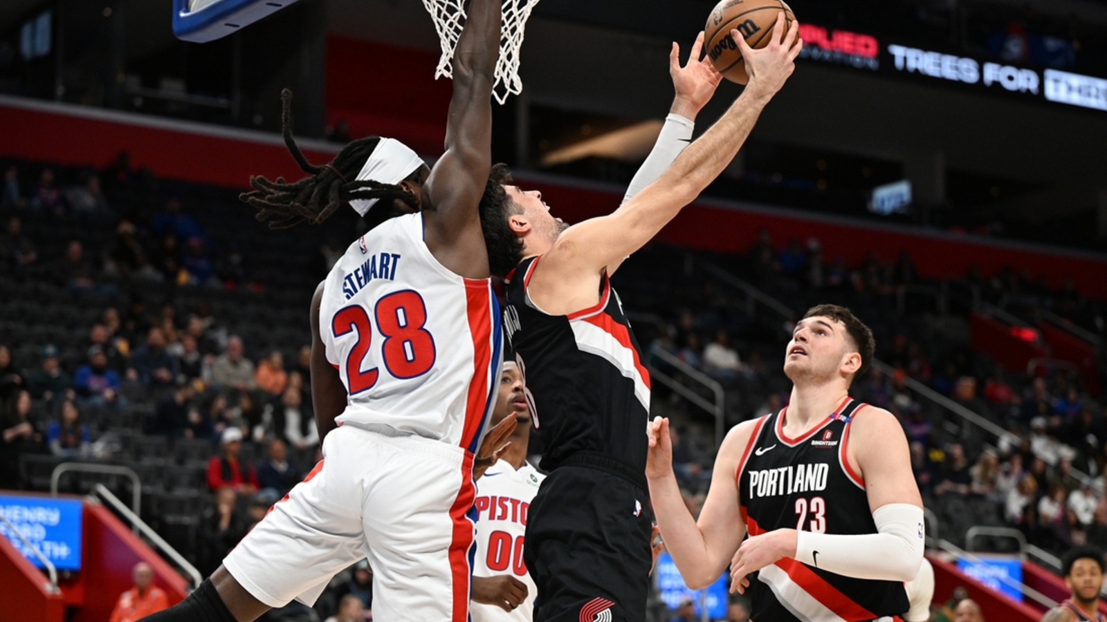 Pistons edge Blazers for fourth straight win | Yardbarker
