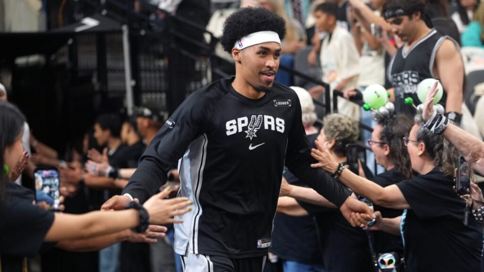 'Who Would Have Thought?': Ron Harper Finds Son and Spurs Rookie Dylan ...