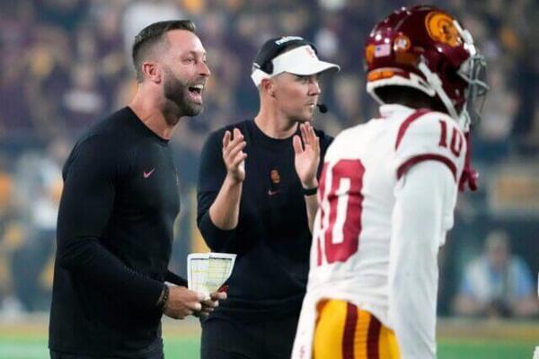 Kliff Kingsbury Pulls Out Of Contract Talks With Las Vegas | Yardbarker