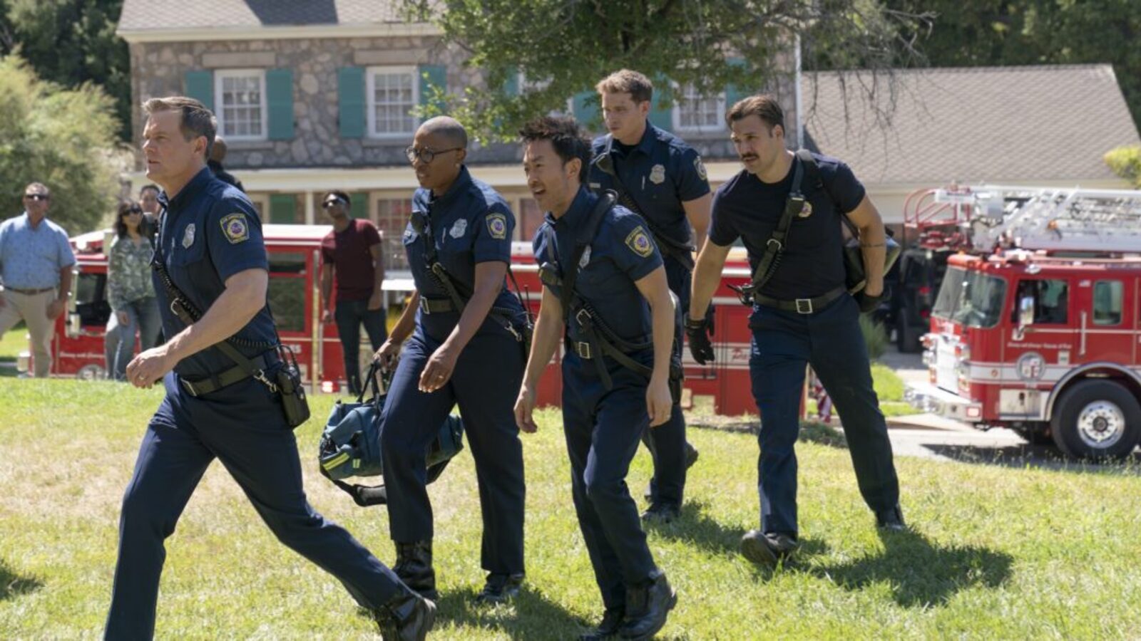9-1-1 showrunner hints at potential new spinoff set in Hawaii | News ...