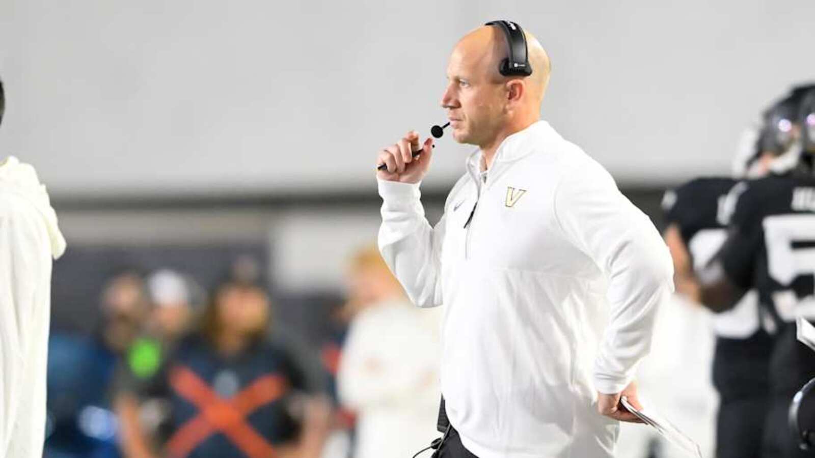 Vanderbilt Locks in Visit with 2026 Edge Rusher | Yardbarker