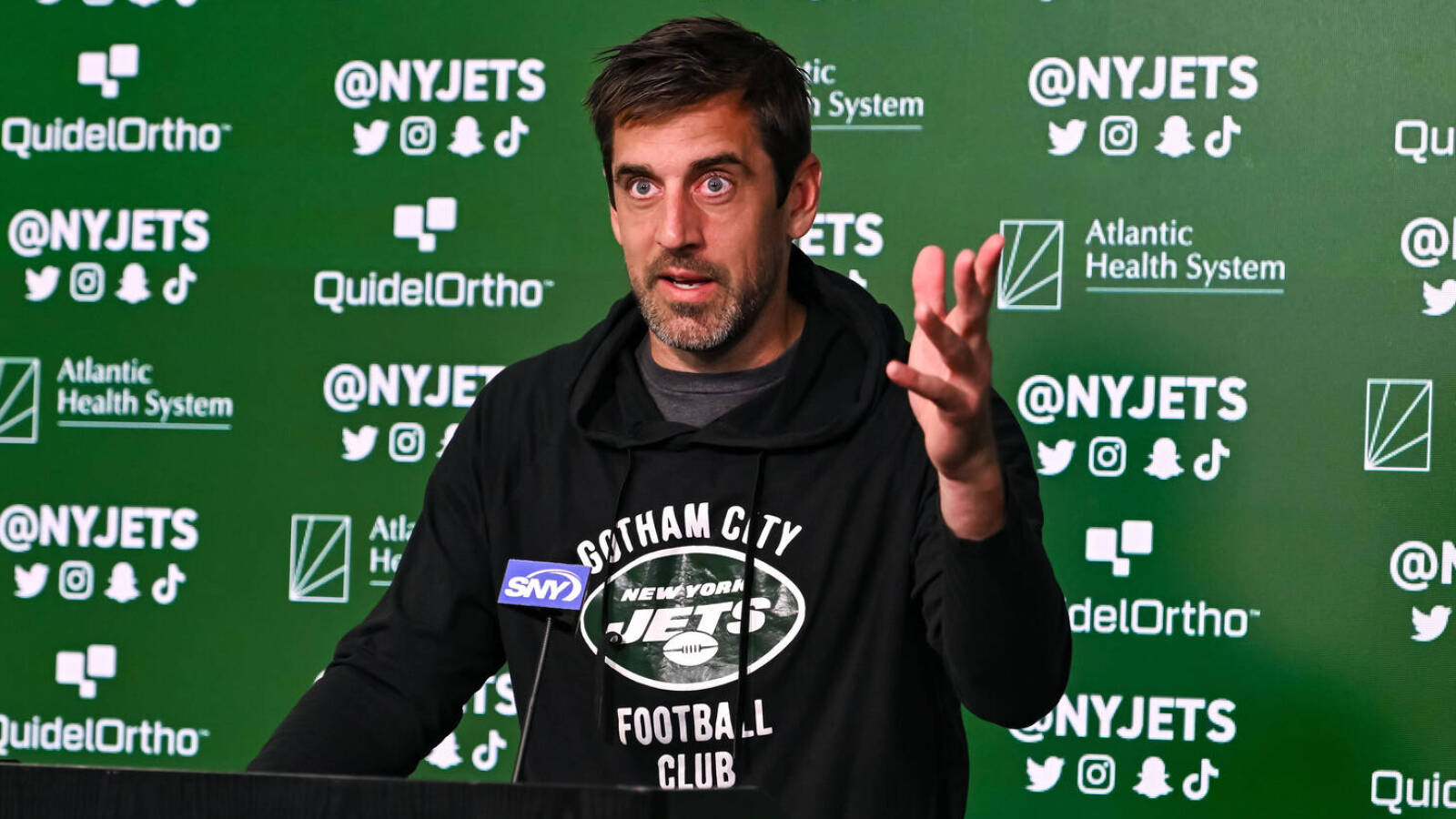 Falcons WR reacts to Rodgers recruiting Campbell to Jets | Yardbarker