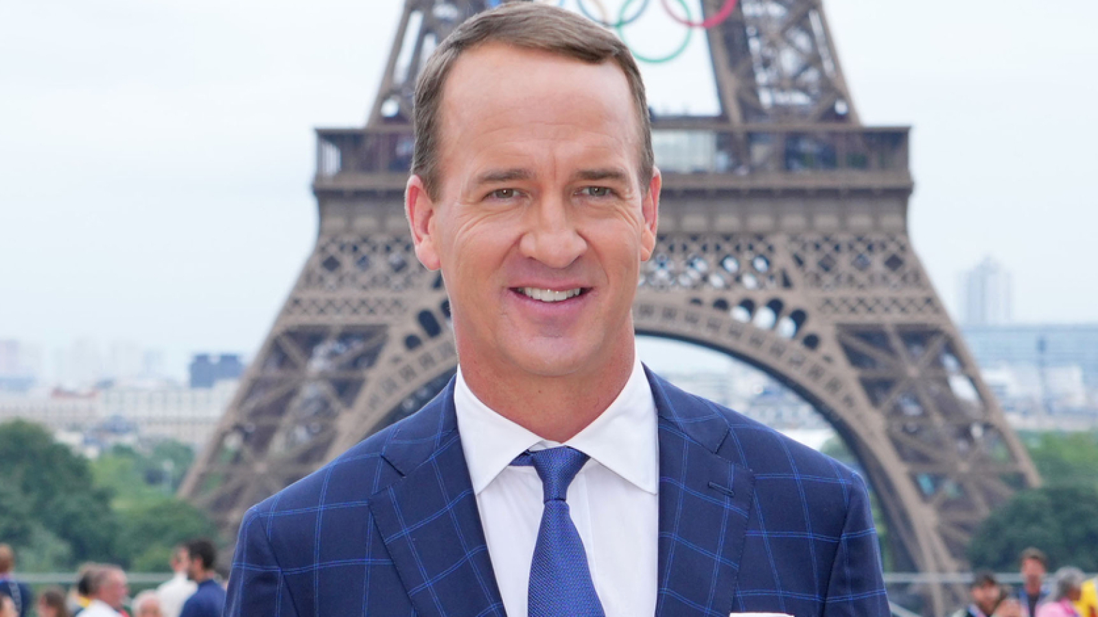 Peyton Manning came to the Olympics Opening Ceremony prepared | Yardbarker