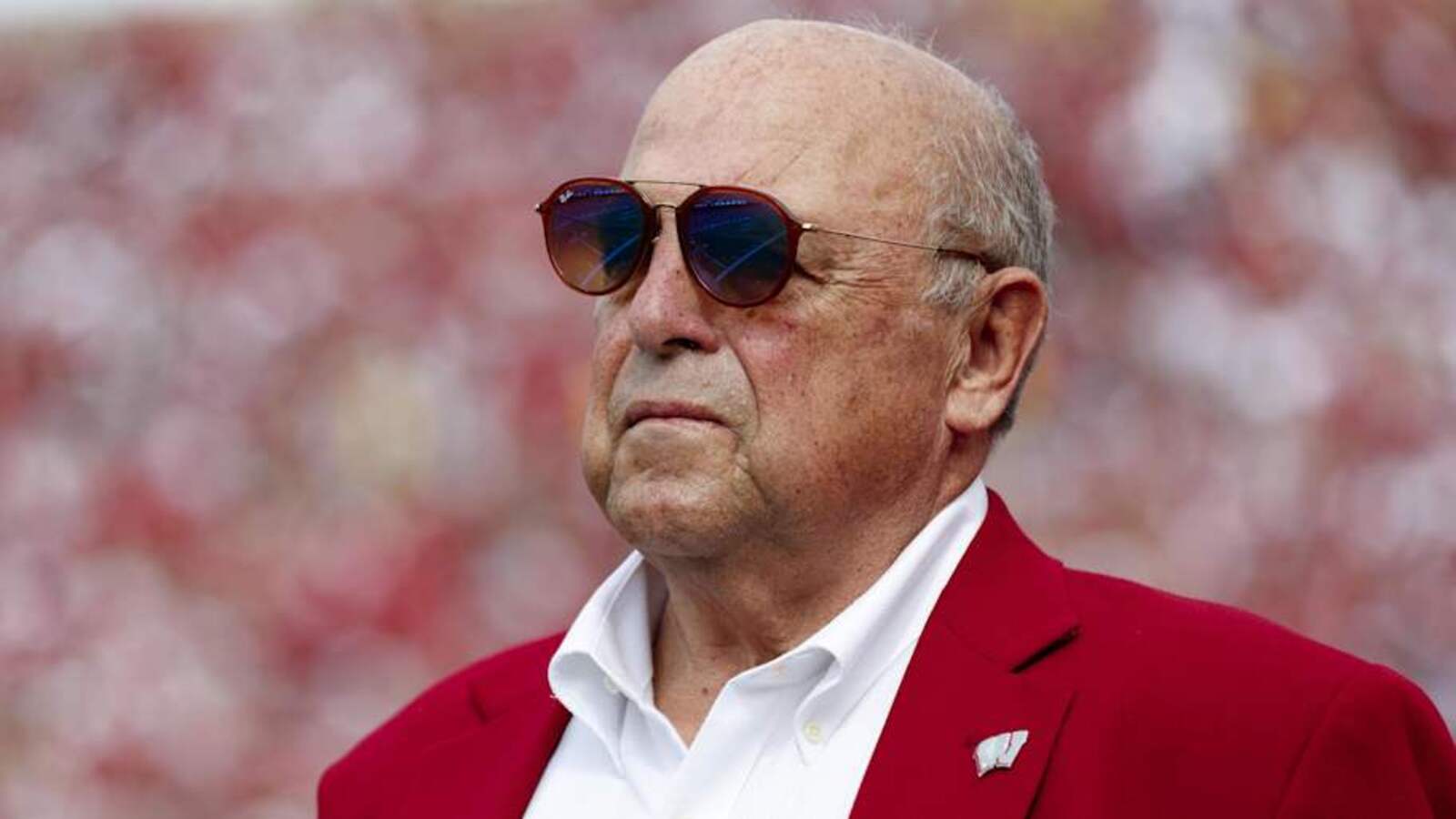 Barry Alvarez calls Wisconsin Badgers fans 'spoiled rotten' for booing ...
