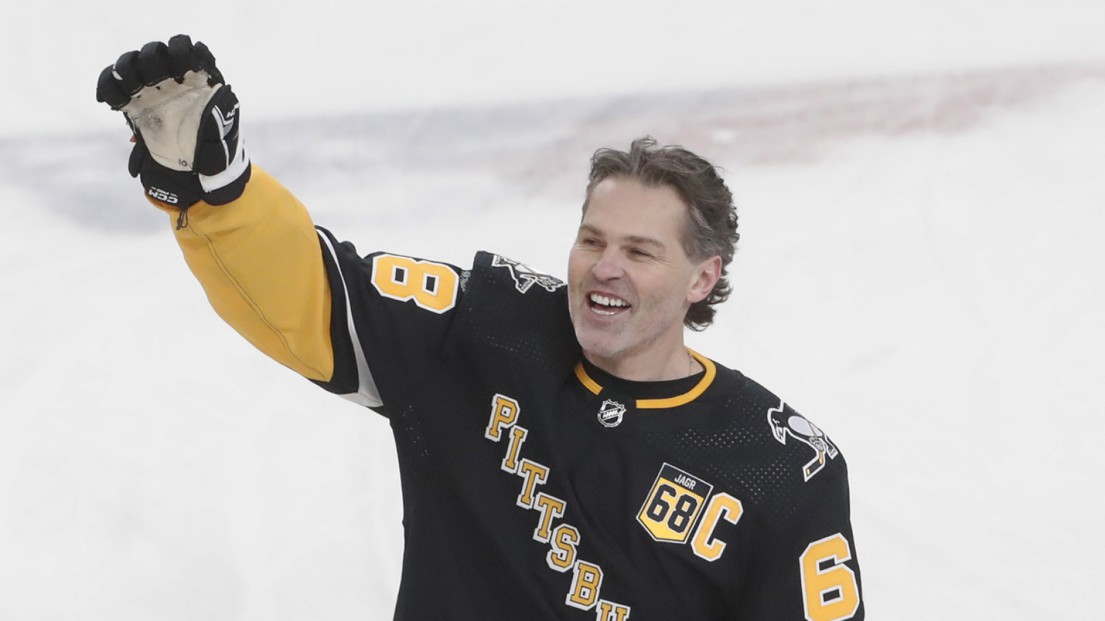 Jaromir Jagr continues to prove that age is only a number | Yardbarker