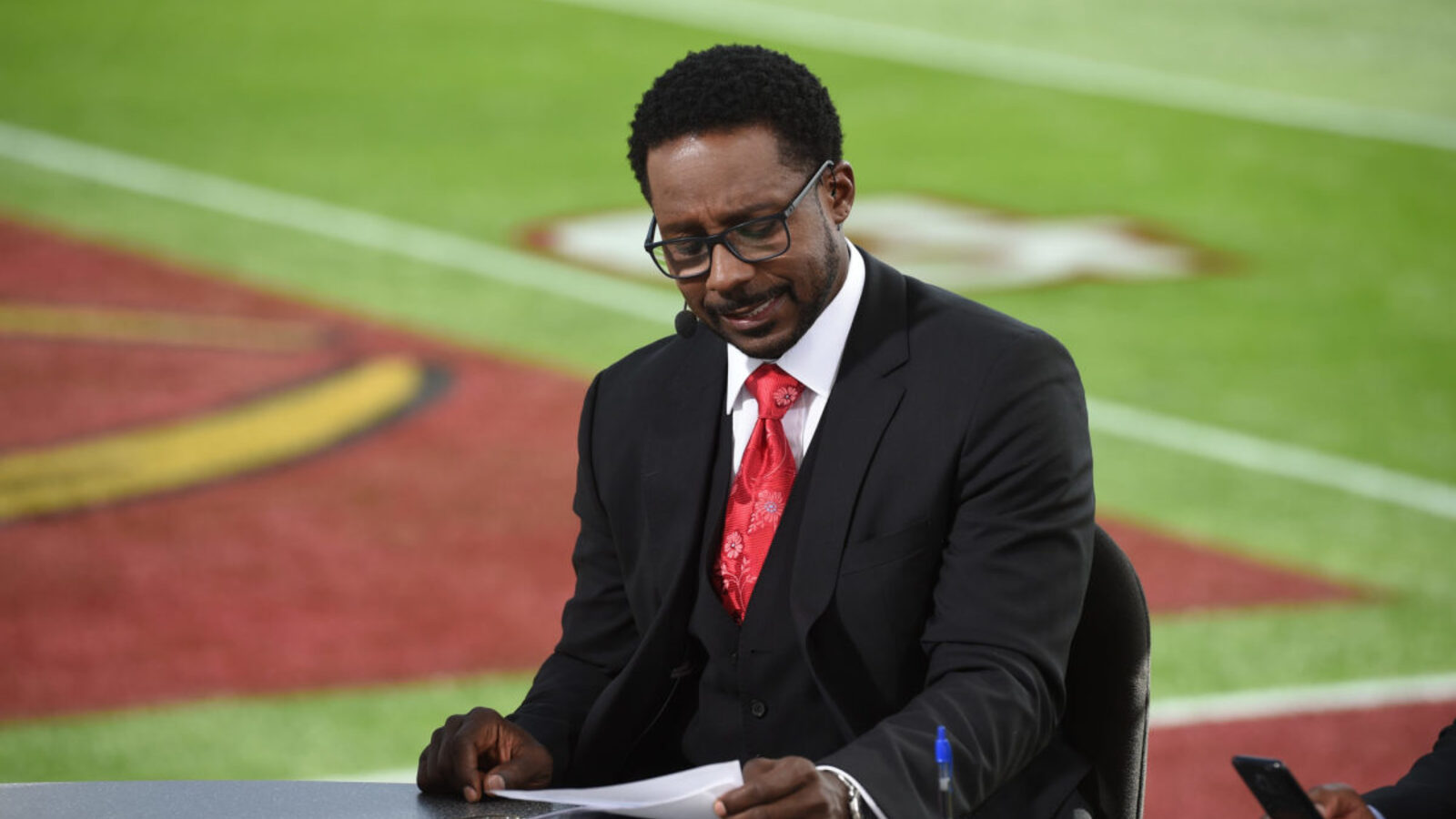 Desmond Howards Knows Who's In 'Pole Position' To Win Heisman Trophy ...