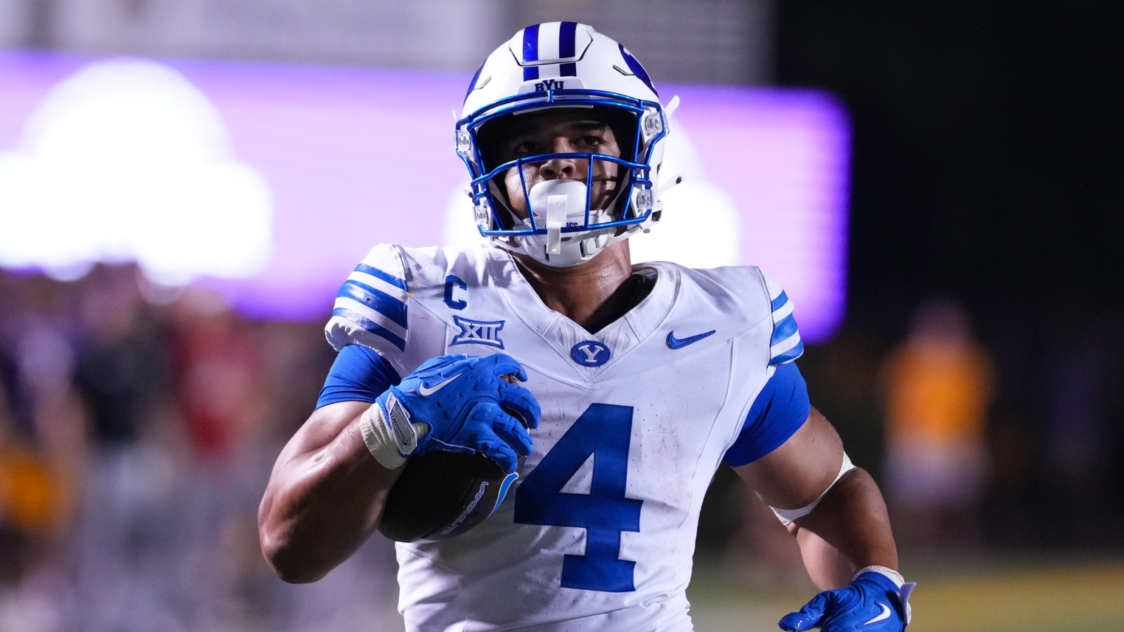 LJ Martin Leaves BYU vs. Iowa State Game With Injury | Yardbarker