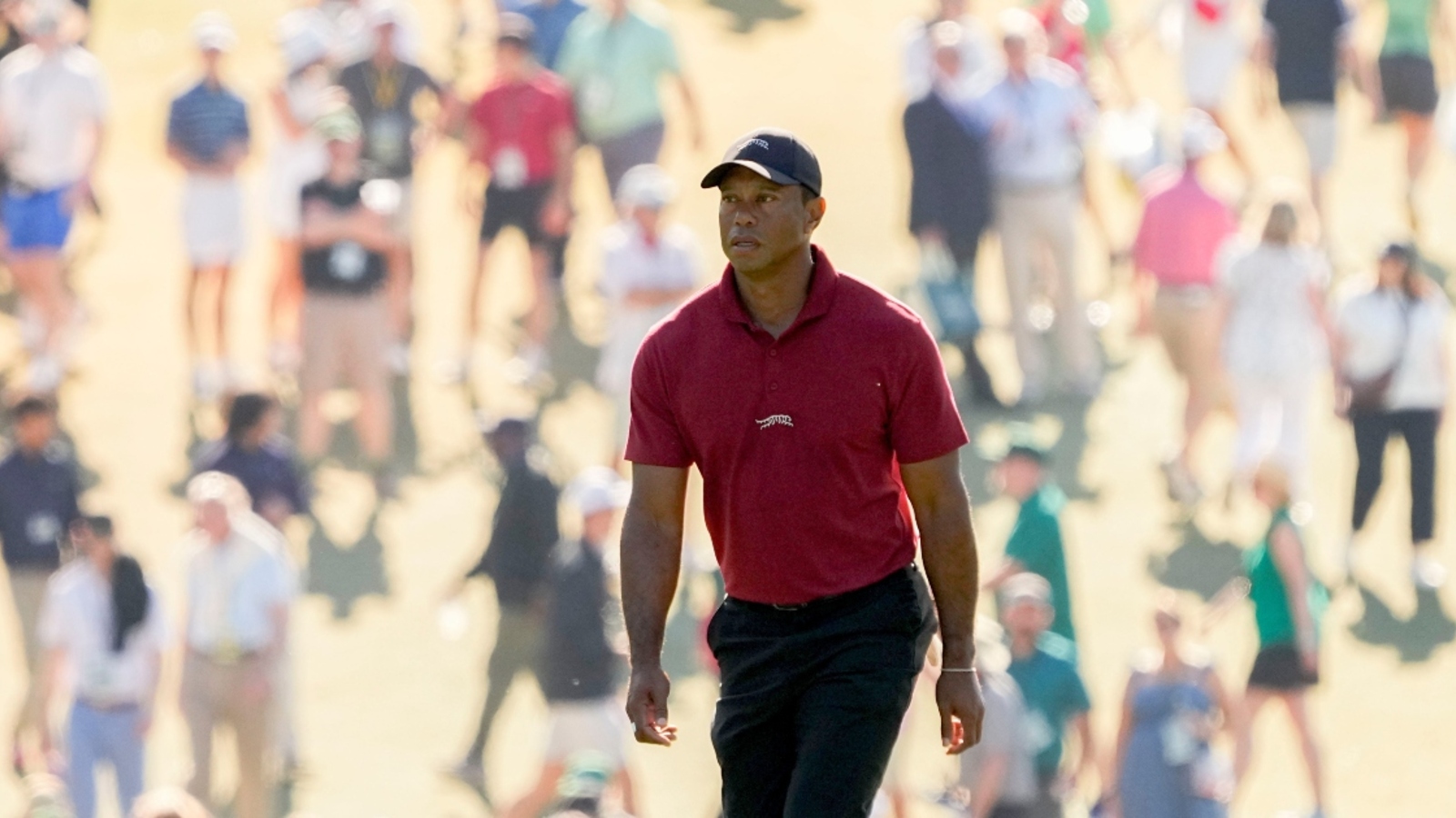 Tiger Woods shares moment with Verne Lundquist after 16th hole at ...