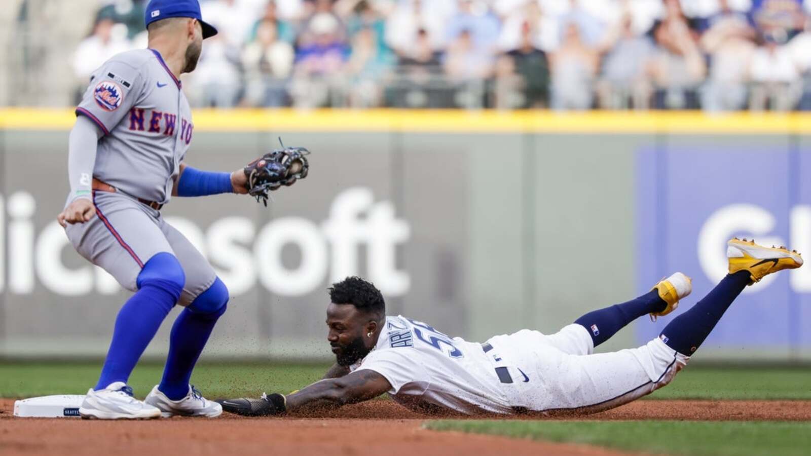Cole Young's 10th-inning bloop hit leads Mariners past Mets | Yardbarker