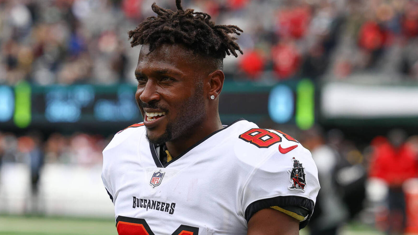 Analyst believes controversial wide receiver is surefire Hall of Famer ...