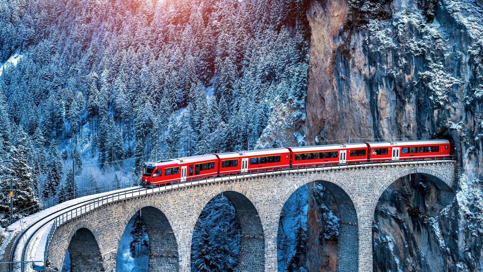 15 gorgeously scenic train rides you can take across Europe | Yardbarker