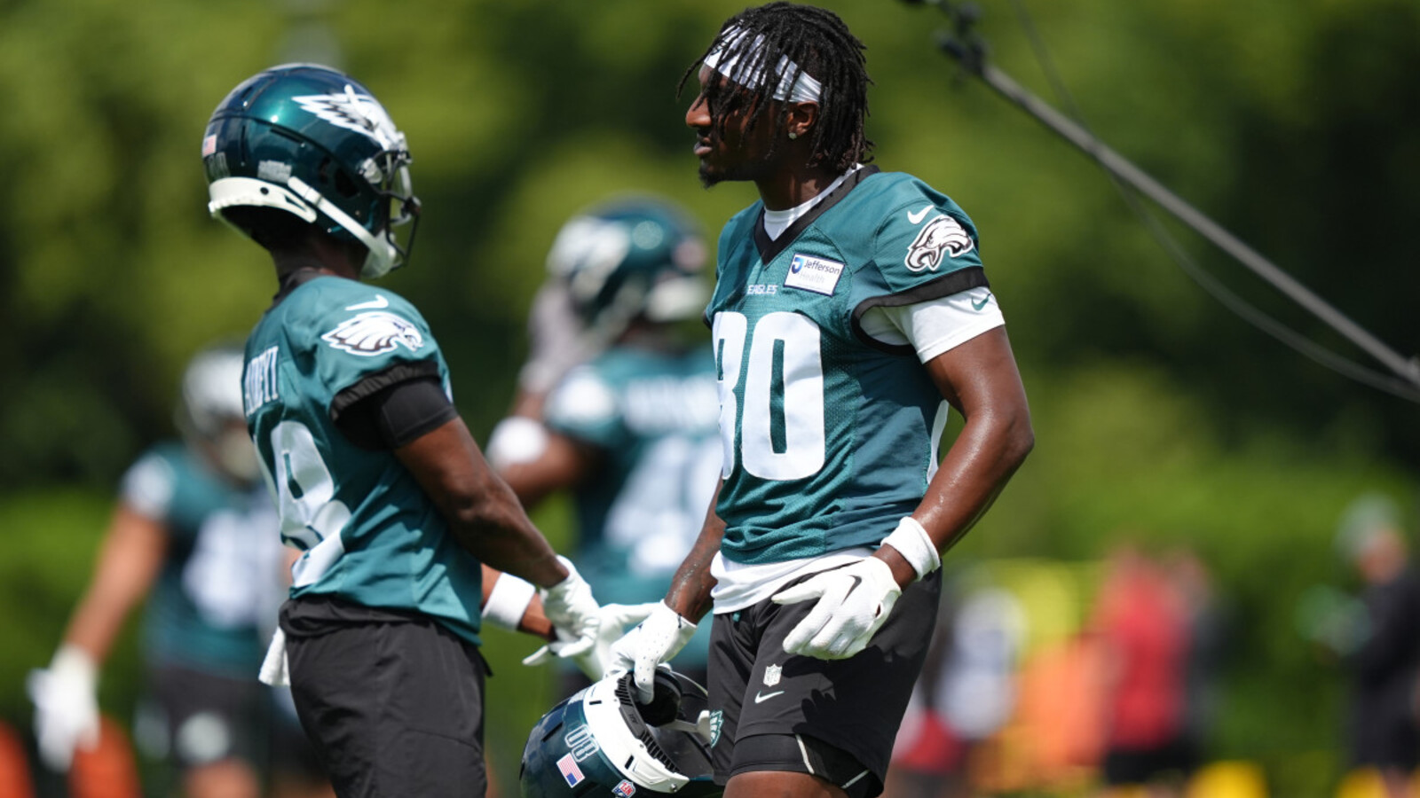 Eagles bring back wide receiver who shined during their offseason ...