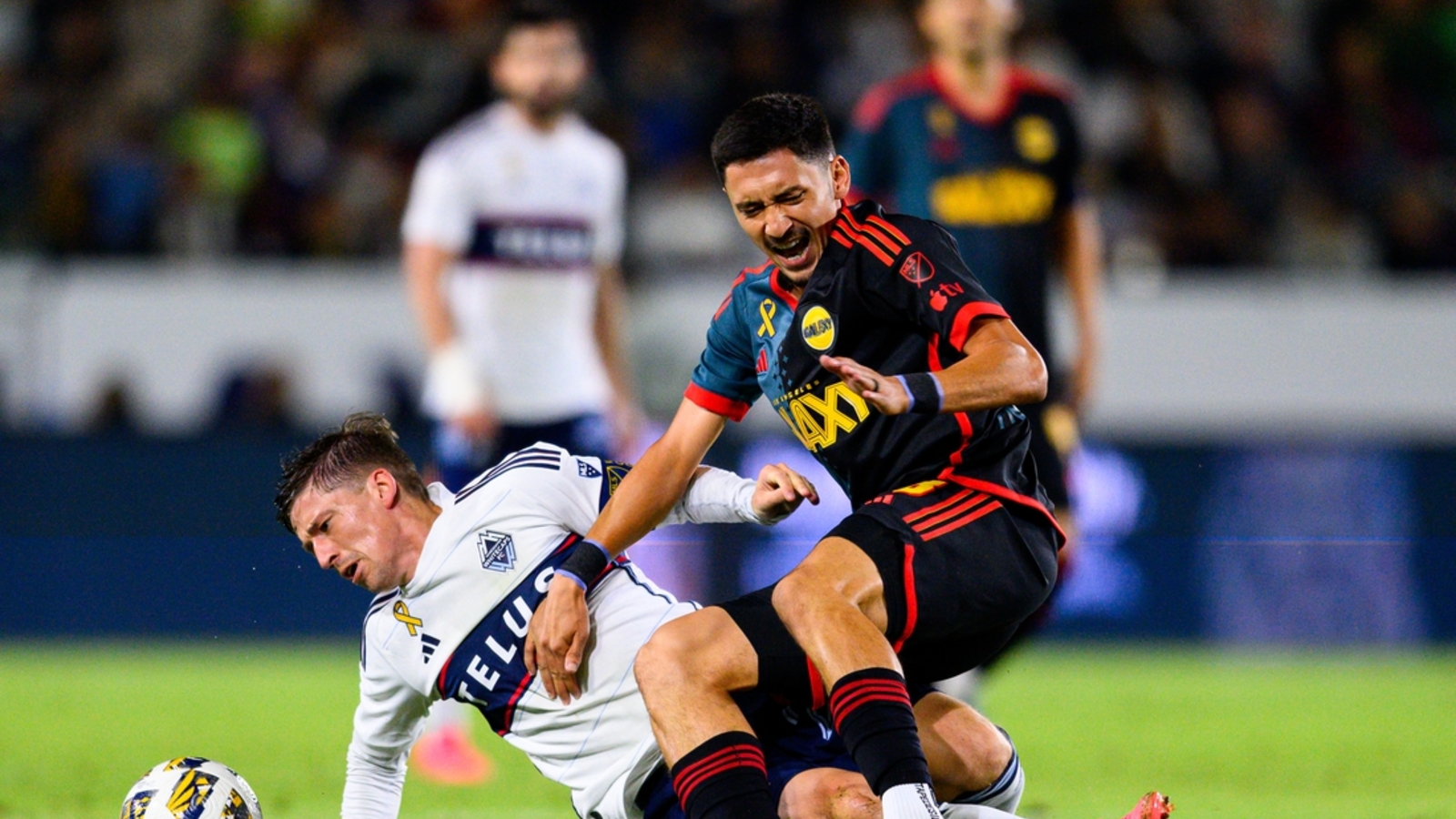 Galaxy pull away in West with victory over Whitecaps | Yardbarker