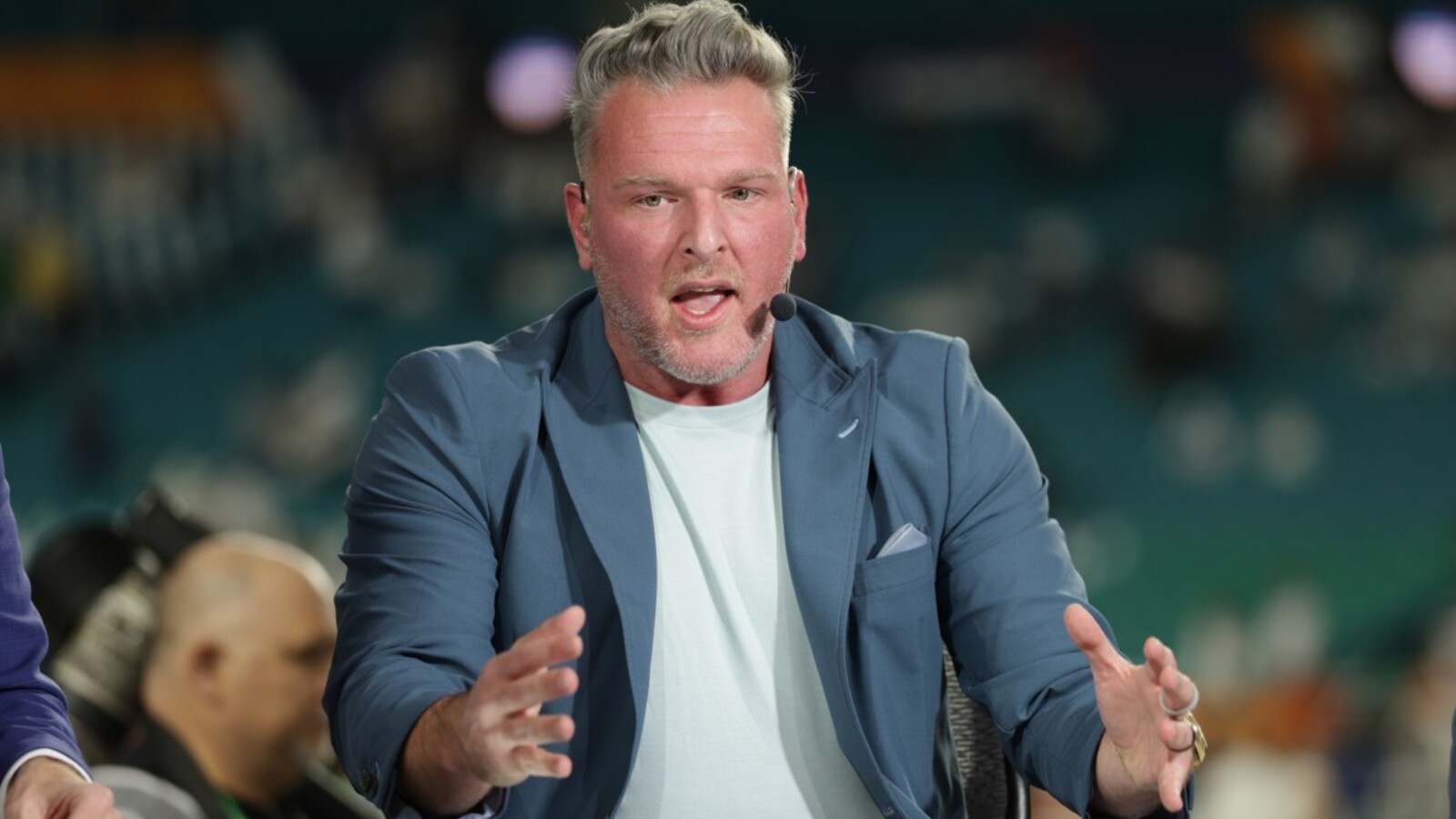 Pat McAfee Sends Parting Message To Lee Corso After ‘College GameDay’ Retirement | Yardbarker