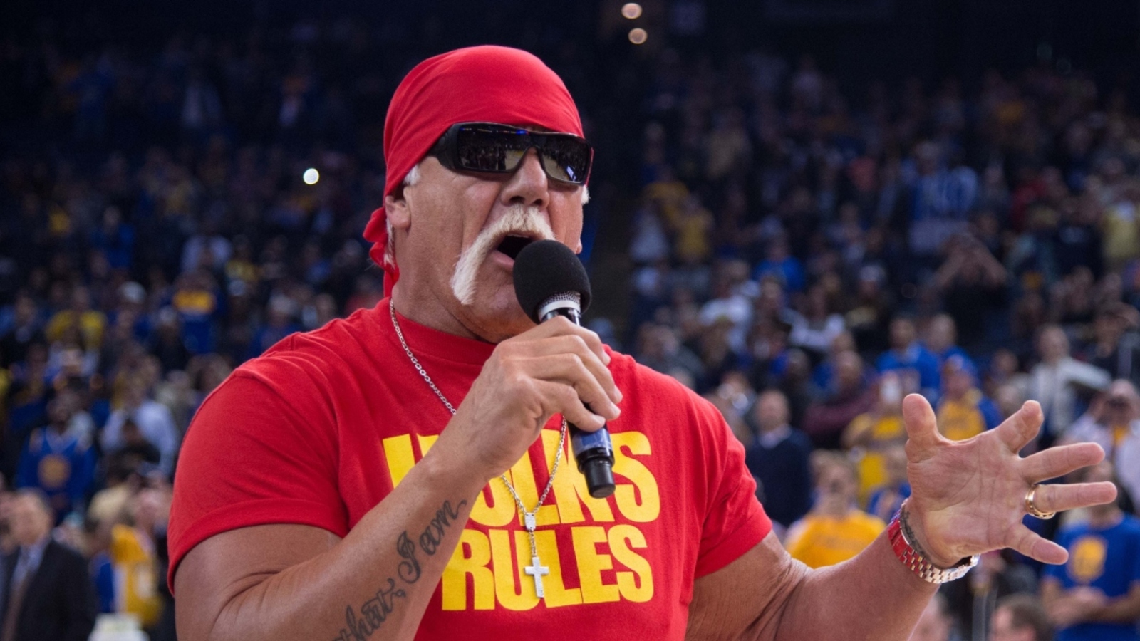 Dwayne ‘The Rock’ Johnson pays tribute to Hulk Hogan | Yardbarker