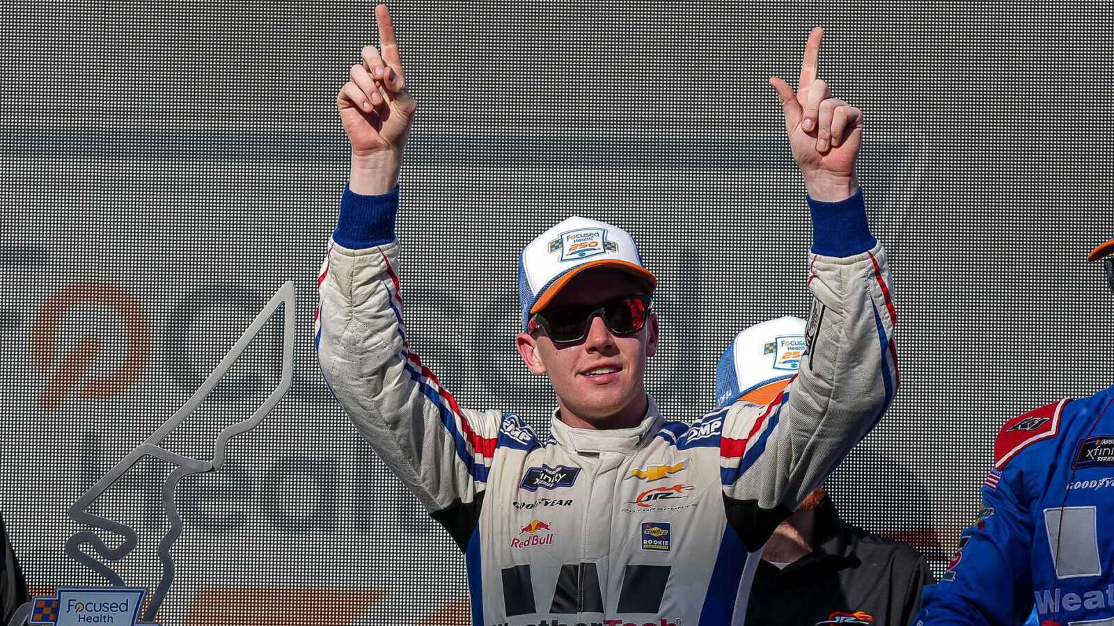 Zilisch crashes out, finishes 37th in NASCAR Cup Series debut | Yardbarker
