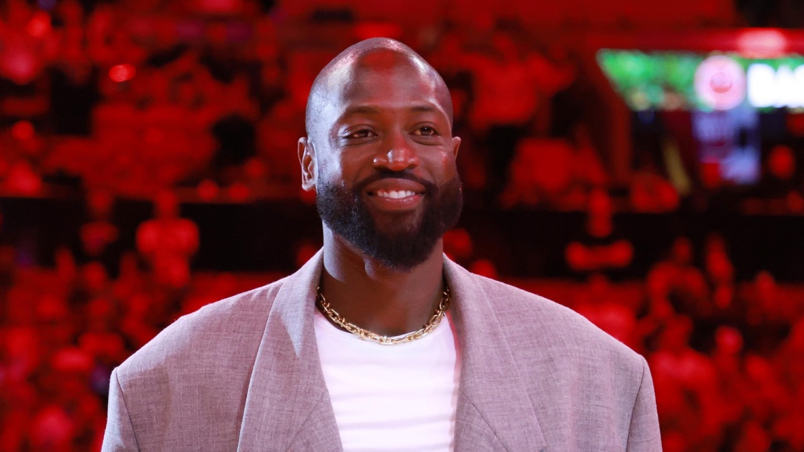 Dwyane Wade fires back at critics of his statue | Yardbarker