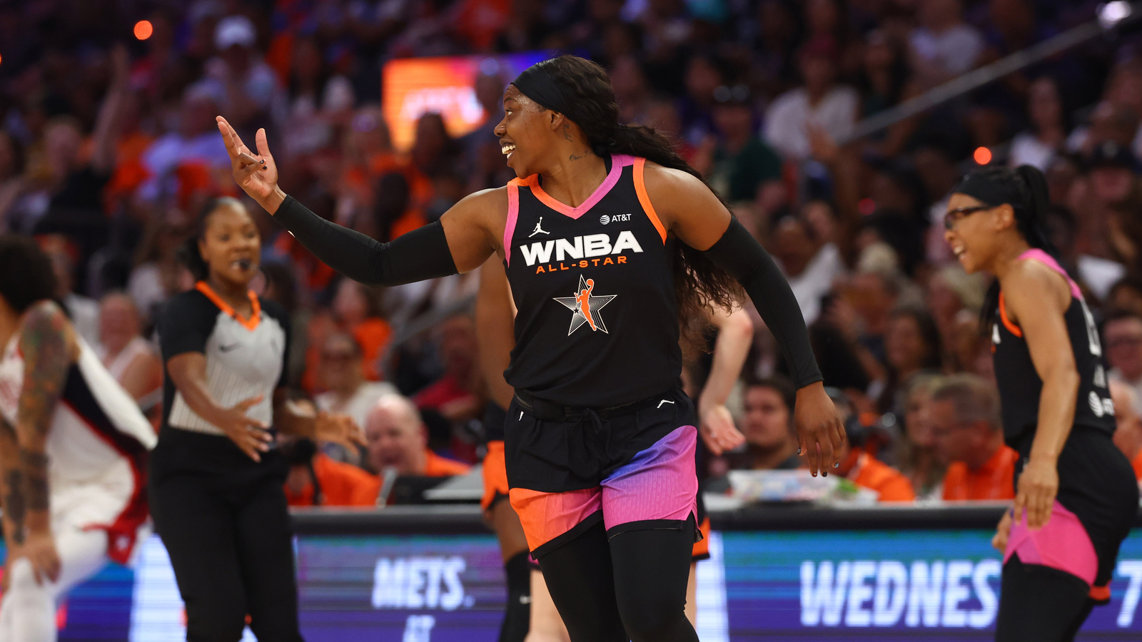 Arike Ogunbowale leads WNBA All-Stars past Team USA | Yardbarker