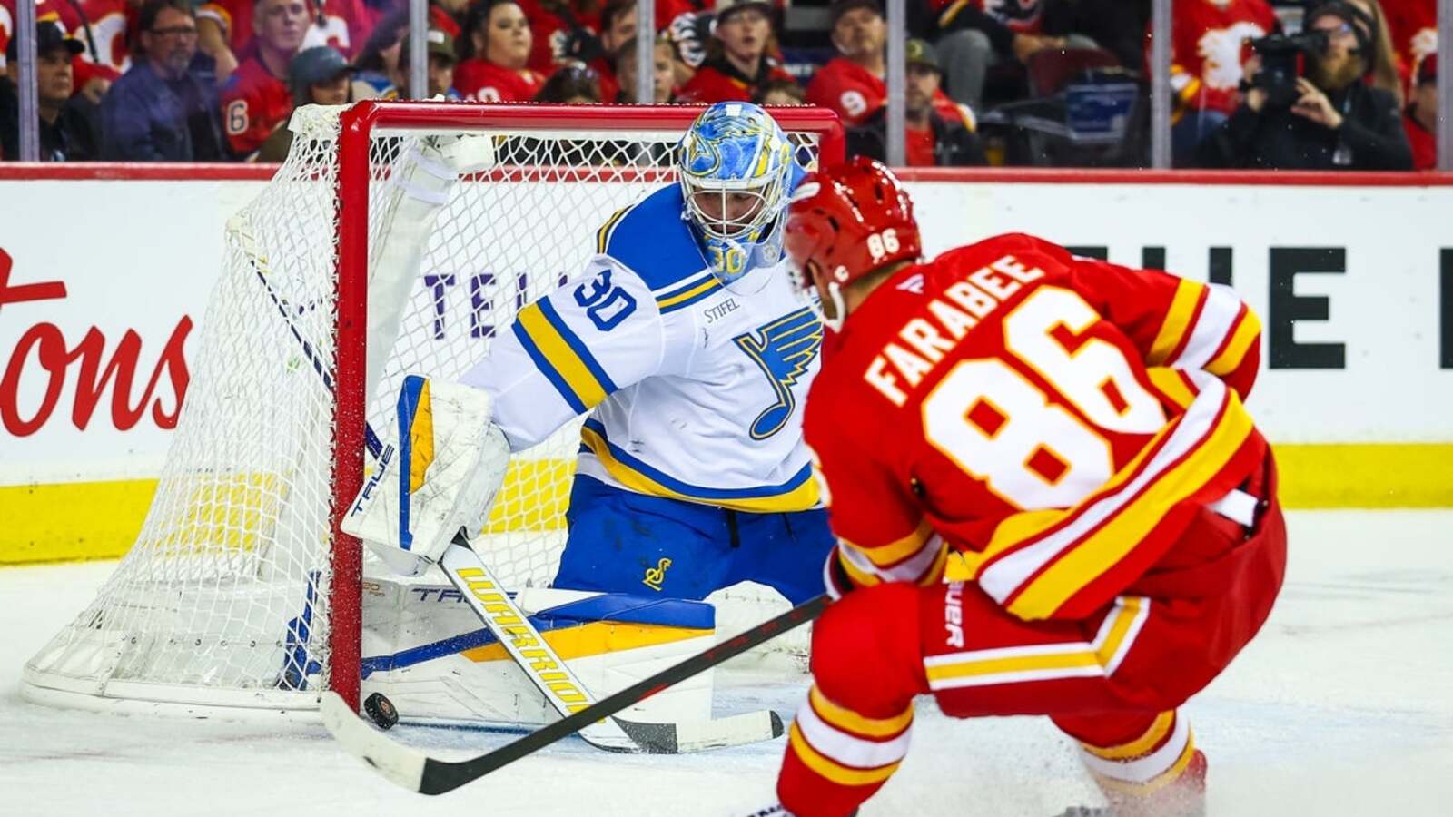 Jake Neighbours' 2 goals help Blues take down Flames | Yardbarker
