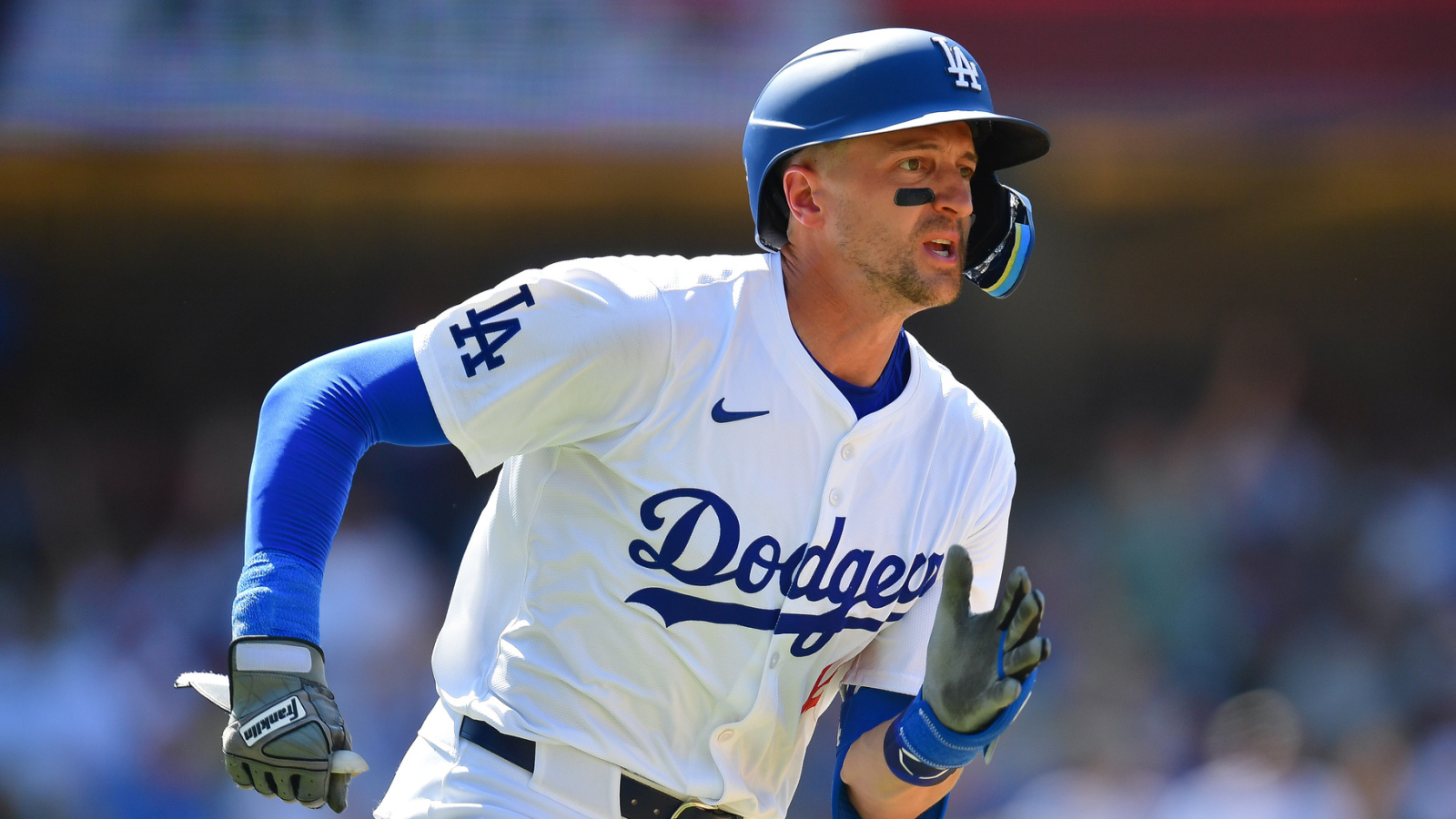 Veteran shortstop signs with Padres to continue NL West tour | Yardbarker