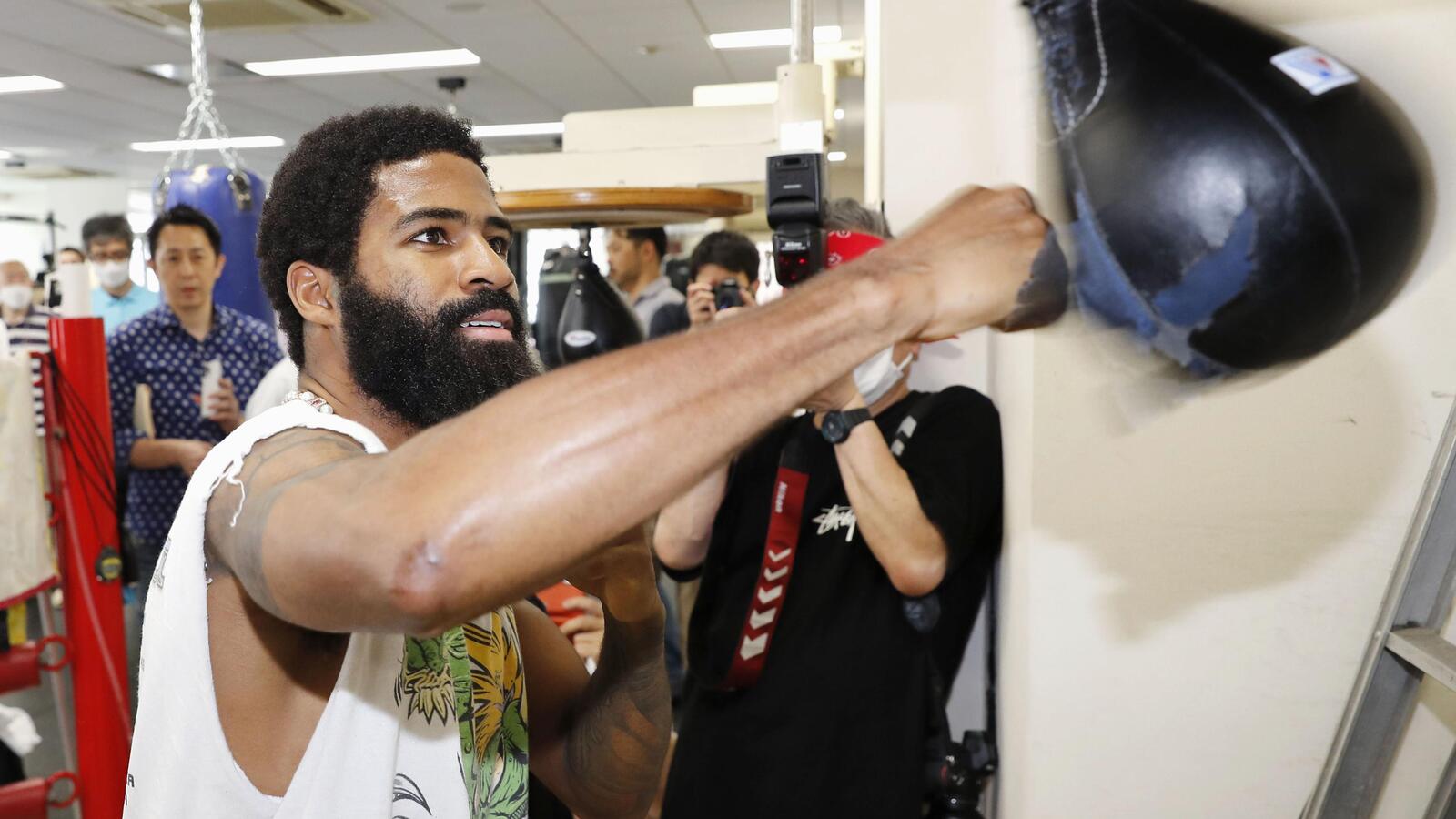 Stephen Fulton vs Carlos Castro: Who Wins? | Yardbarker