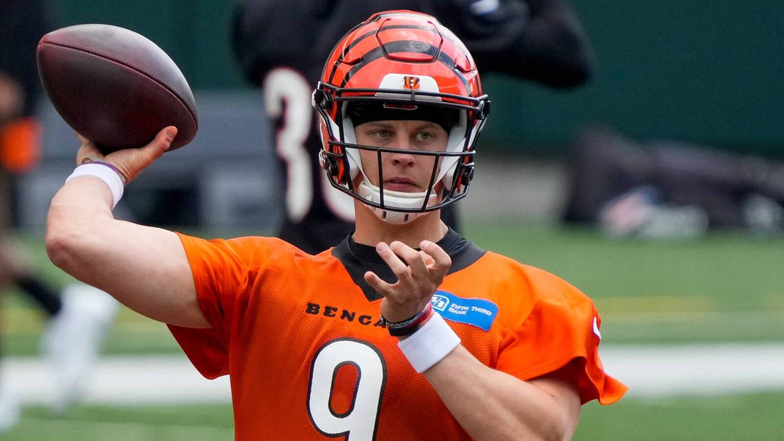 Is Joe Burrows Bengals Extension Delayed By Justin Herbert Yardbarker