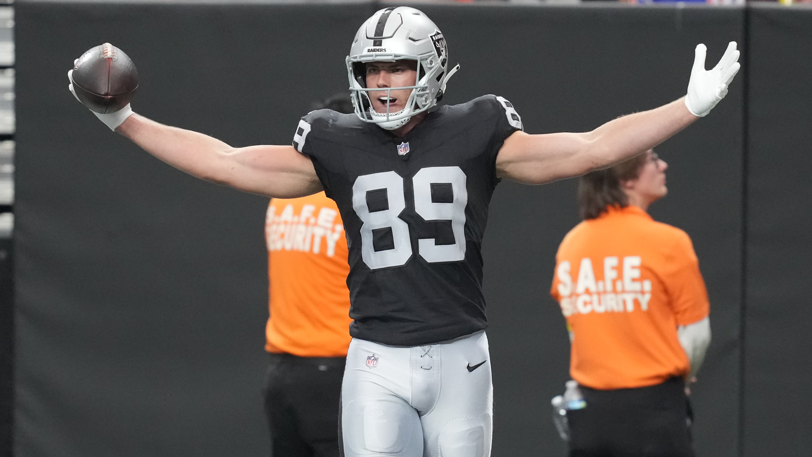 Raiders Announce Six Moves, Place Two On IR | Yardbarker