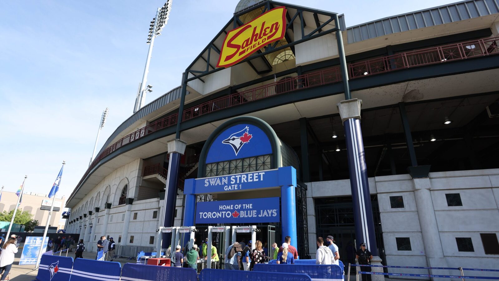 Blue Jays: Buffalo Bisons set to offer discounted tickets to Canadians ...