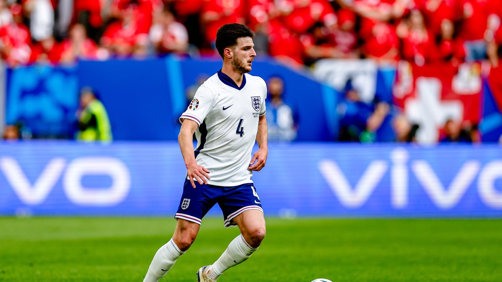 Jack Wilshere gives his comparison between Declan Rice with Rodri ...