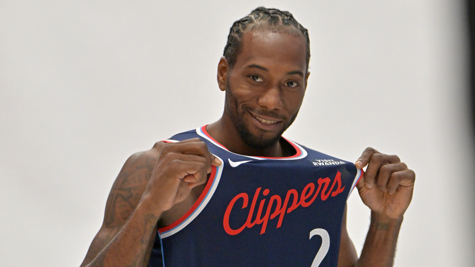West Notes: Clippers, Kawhi Leonard, Lakers, Mavericks, Kyrie Irving ...